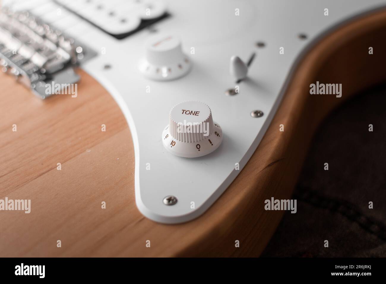 Close Up Photograph of Natural Vintage Electric Guitar Stock Photo - Alamy