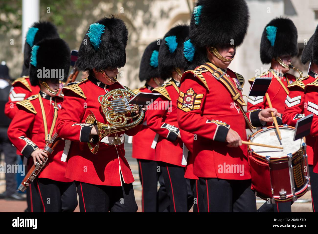 Irish guards uniform hi-res stock photography and images - Alamy