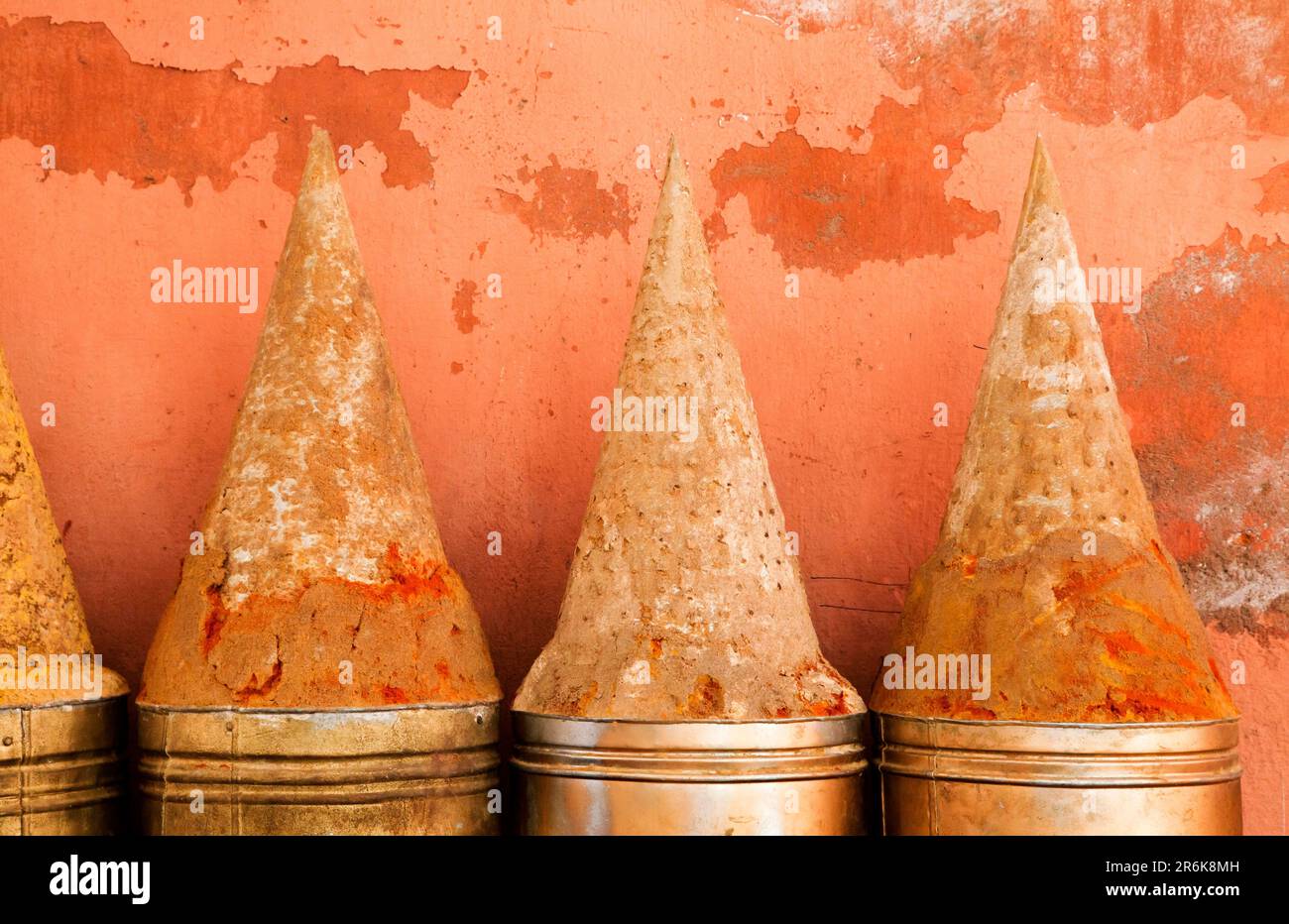 Spice tin can hi-res stock photography and images - Alamy