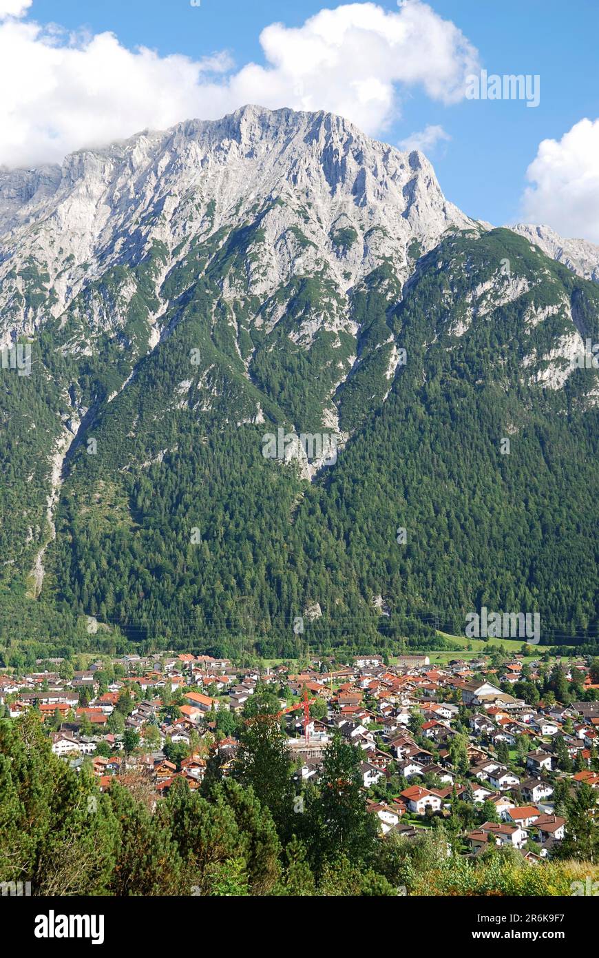 Village of Mittenwald in the Karwendel mountains (Germany) (Bavaria ...