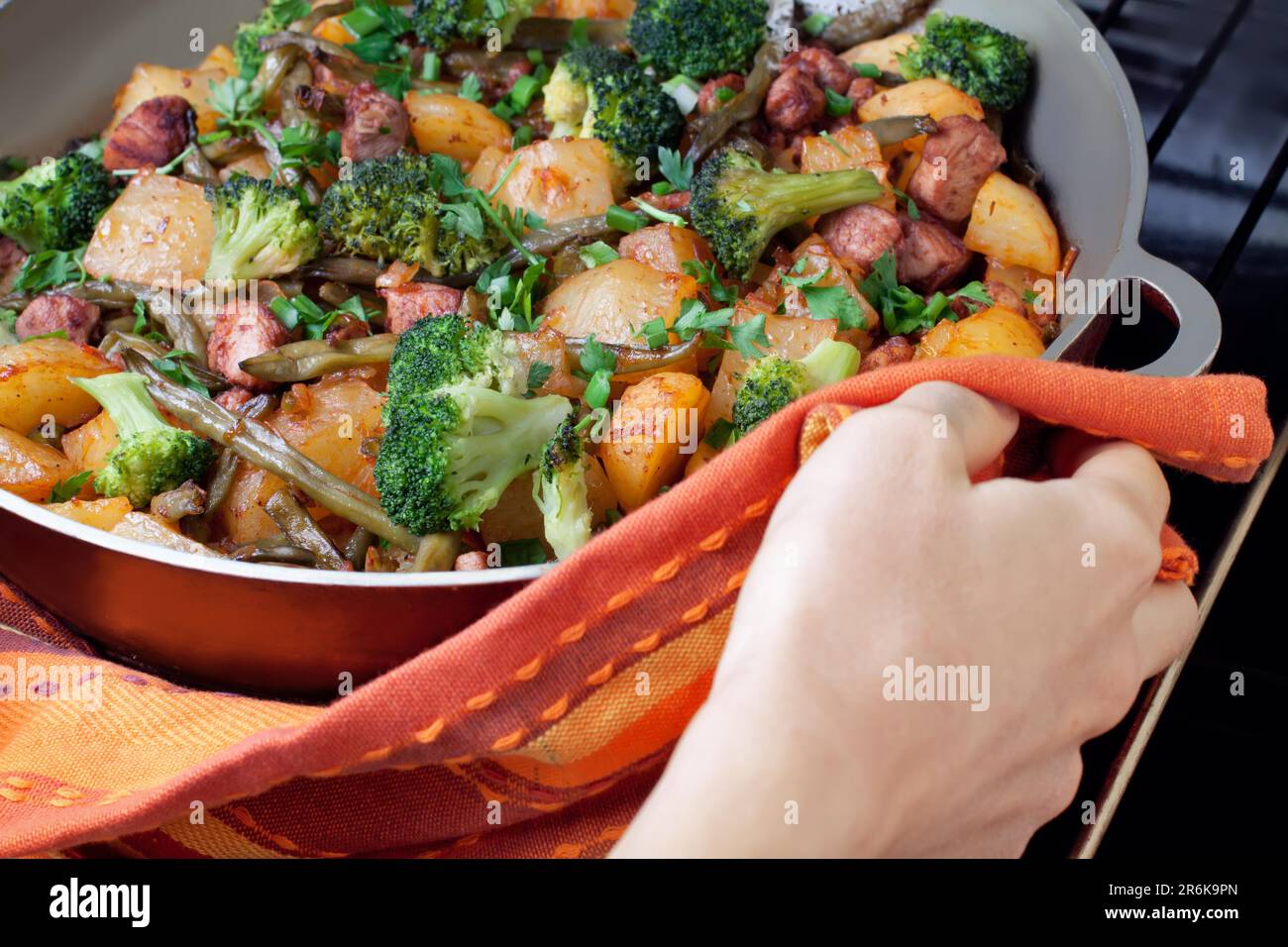 pan of stir fried vegetables Stock Photo - Alamy