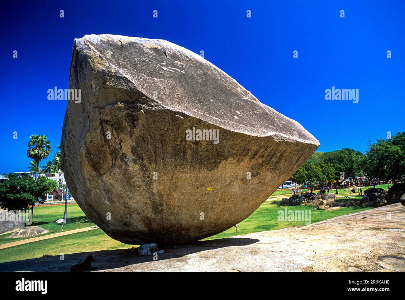 Krishna's butter ball natural boulder in Mahabalipuram Mamallapuram ...