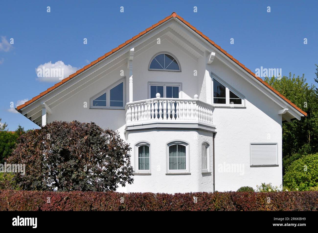 Building new detached house hi-res stock photography and images - Alamy