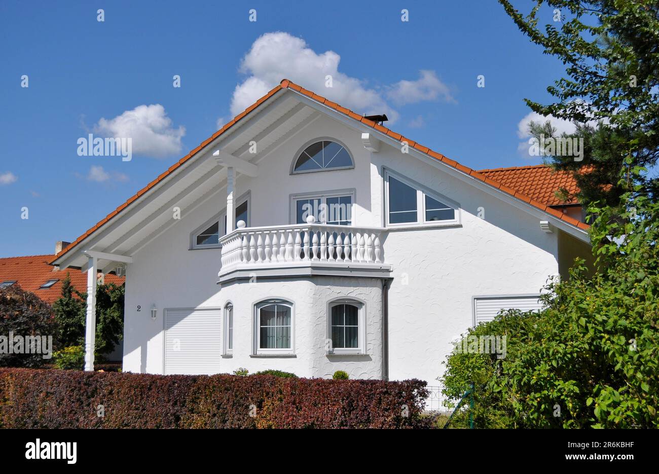 New detached house hi-res stock photography and images - Alamy