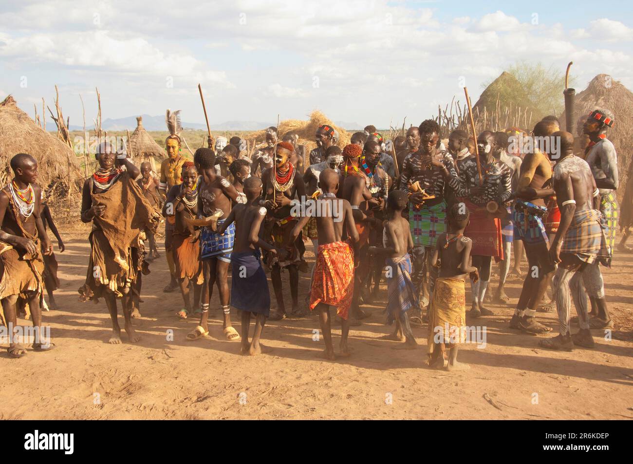 Karo people, traditional dance ceremony, Omo Valley, Southern Ethiopia ...