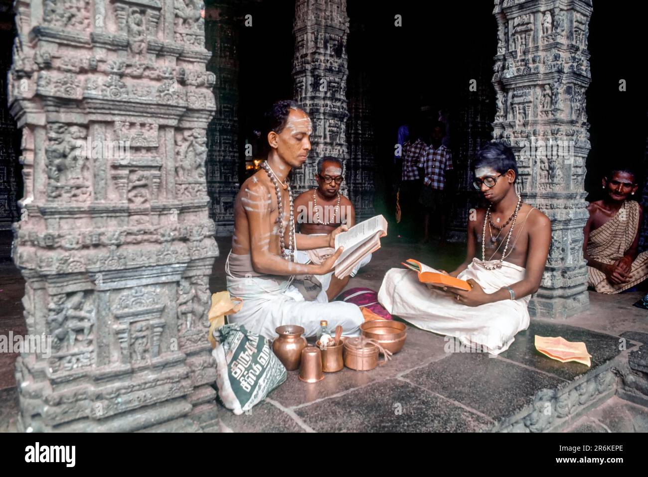 Reciting vedhas in the dancing hall Nrithya Saba in Thillai Nataraja ...