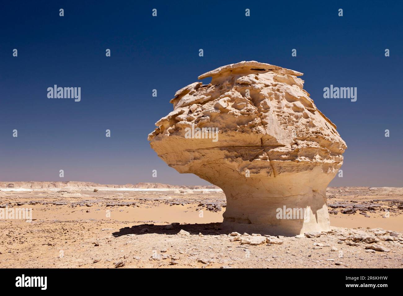 Limestone formation, White Desert National Park, Libyan Desert, Egypt ...