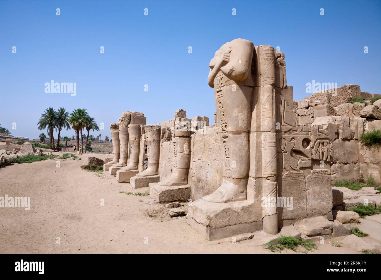 Deserted karnak temple hi-res stock photography and images - Alamy
