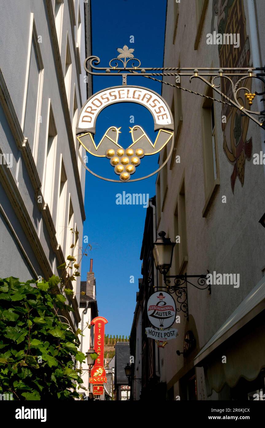 Sign 'Drosselgasse', UNESCO World Heritage Upper Middle Rhine Valley ...