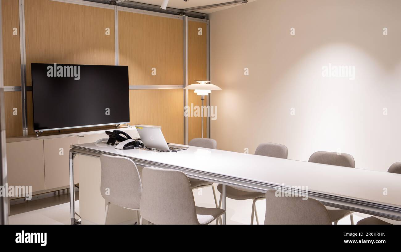 Professional meeting spaces hi-res stock photography and images - Alamy