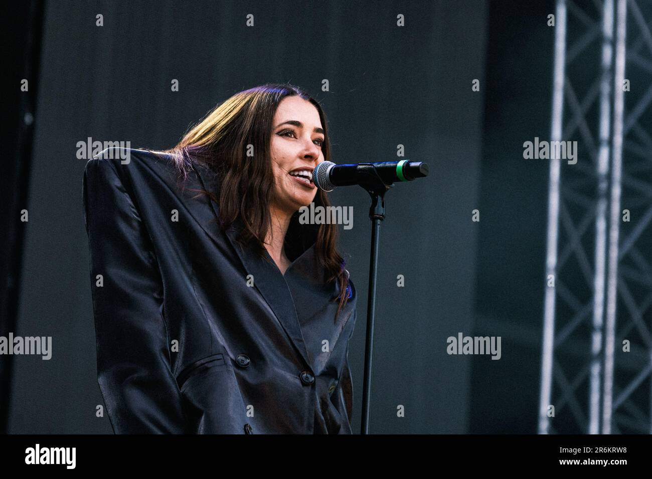 Australian band confidence man hi-res stock photography and images - Alamy