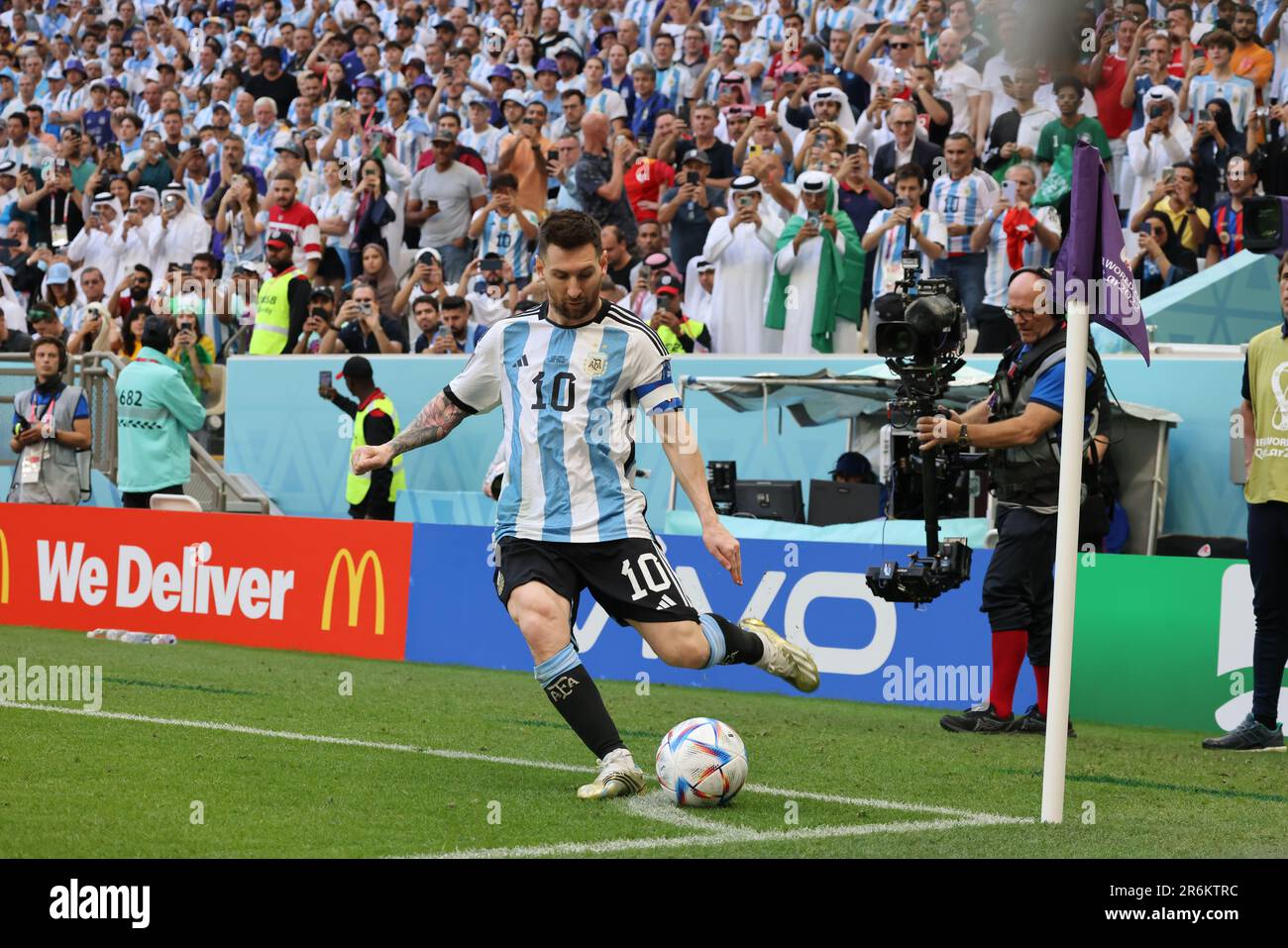 Leo messi argentina 2022 world cup hi-res stock photography and images ...