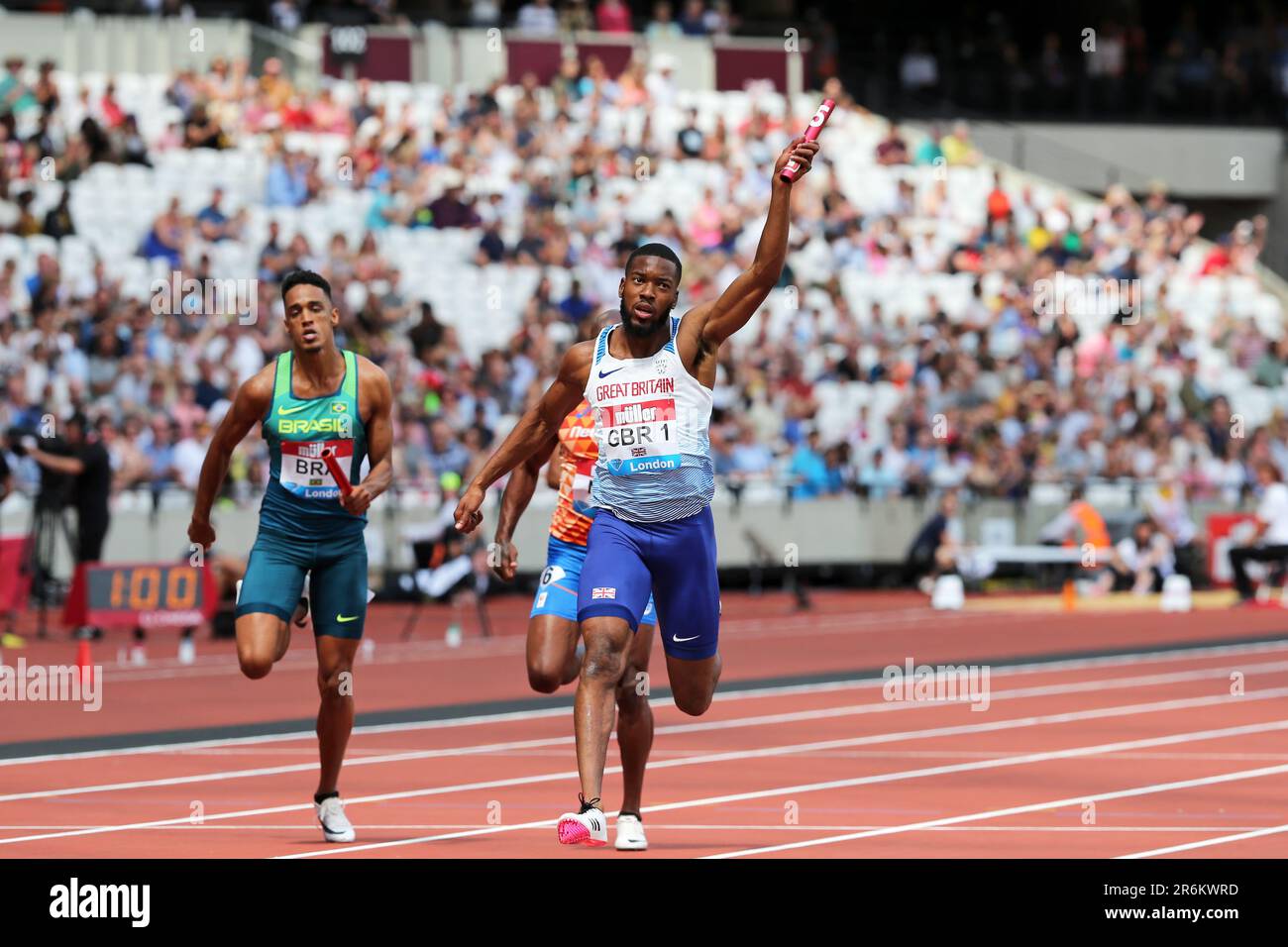 Nethaneel Mitchell-Blake running the final leg for Team GBR, in the Men ...