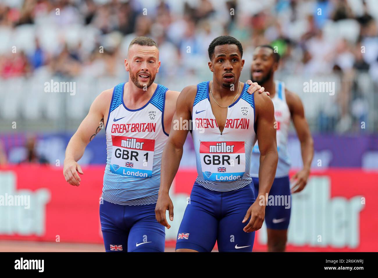 Chijindu Ujah and Richard Kilty celebrating victory in the Men's 4 x ...