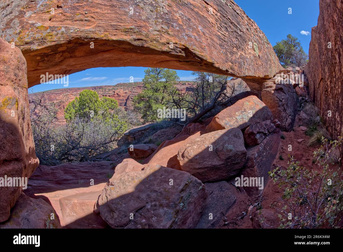 Hidden canyon arch hi-res stock photography and images - Alamy