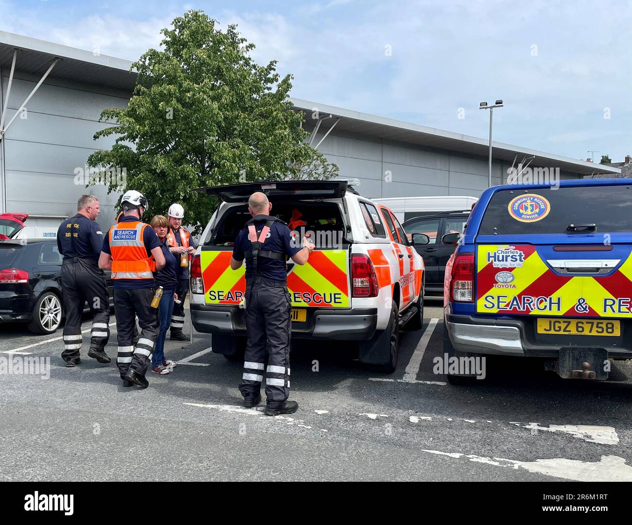 Members of the Community Rescue Service continue the search for Chloe ...