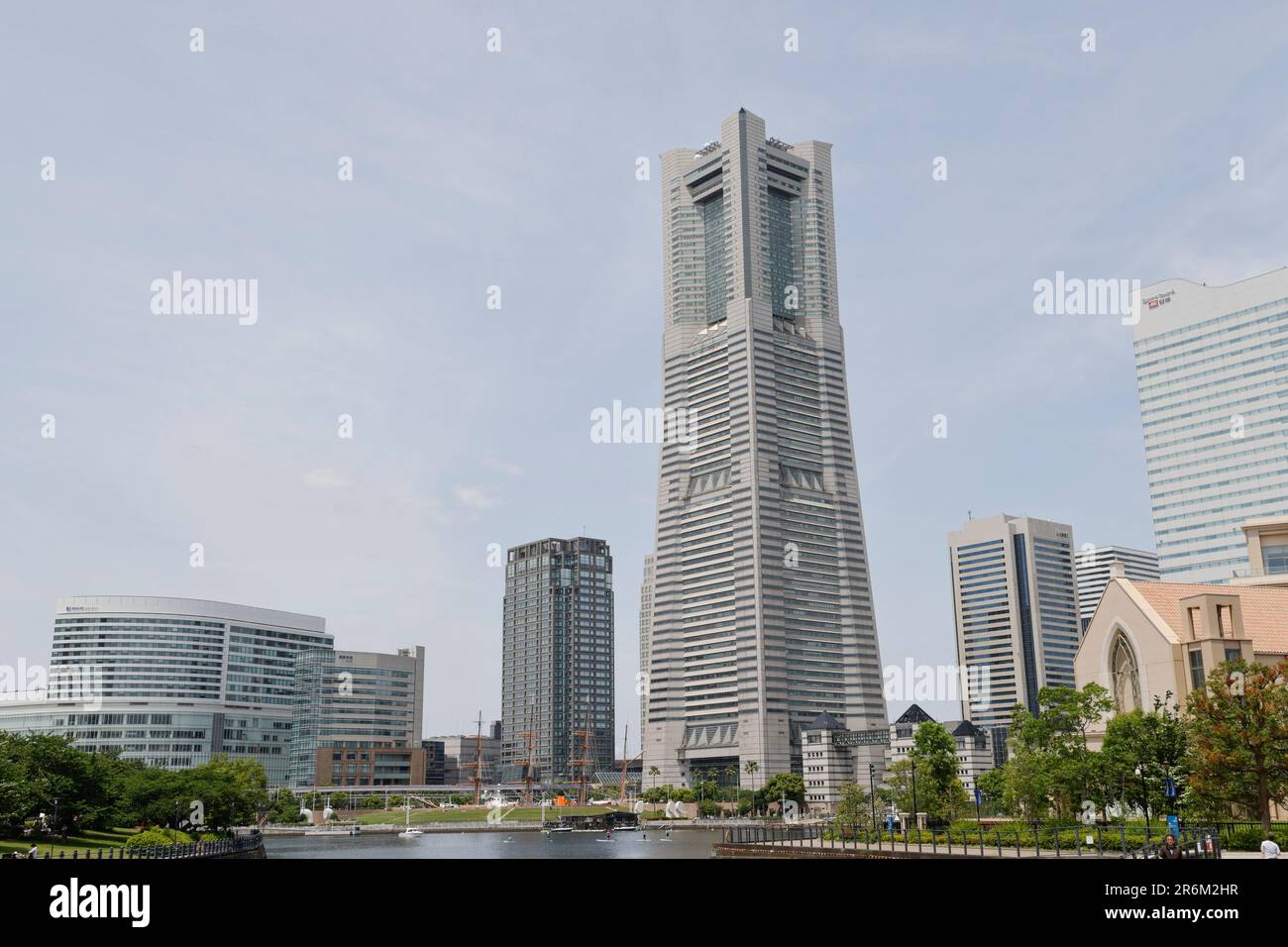 Japan tall building hi-res stock photography and images - Alamy