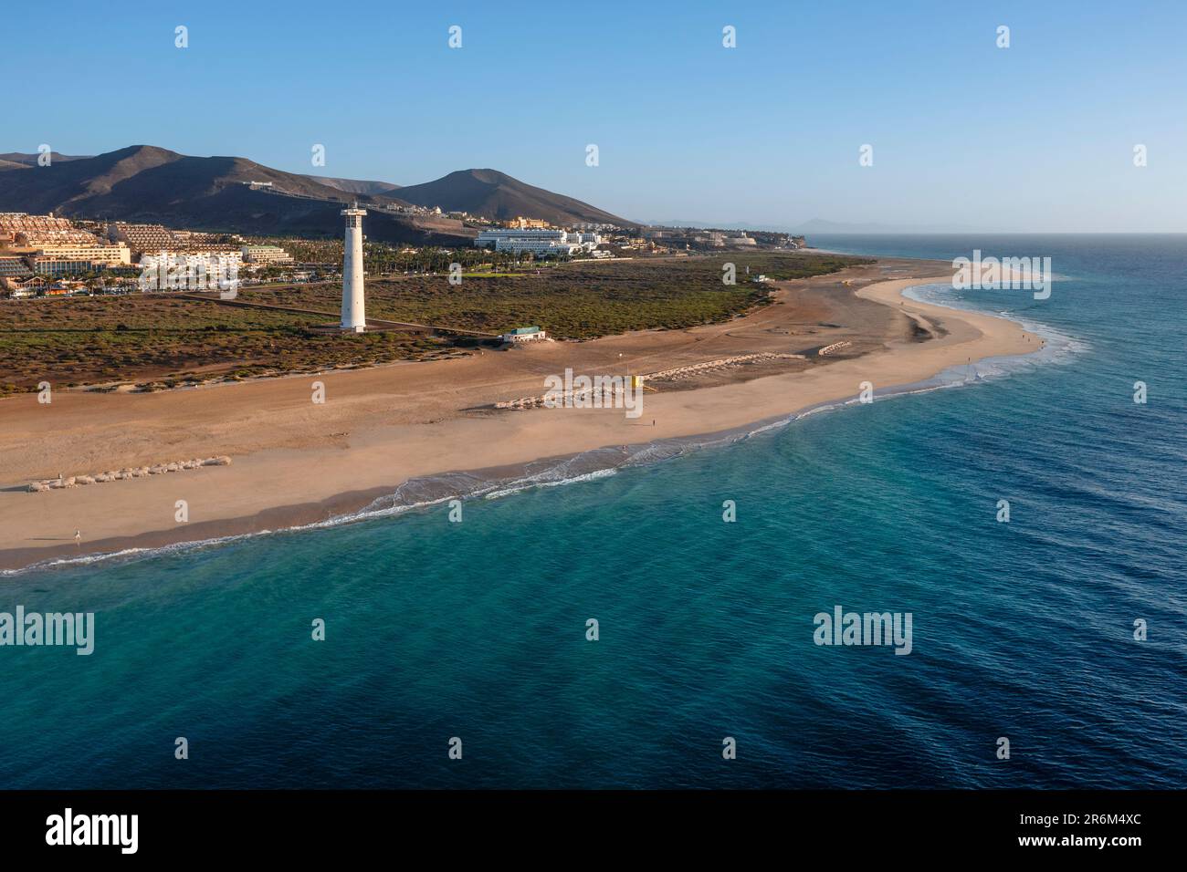 Faro de playa del matorral hi-res stock photography and images - Alamy