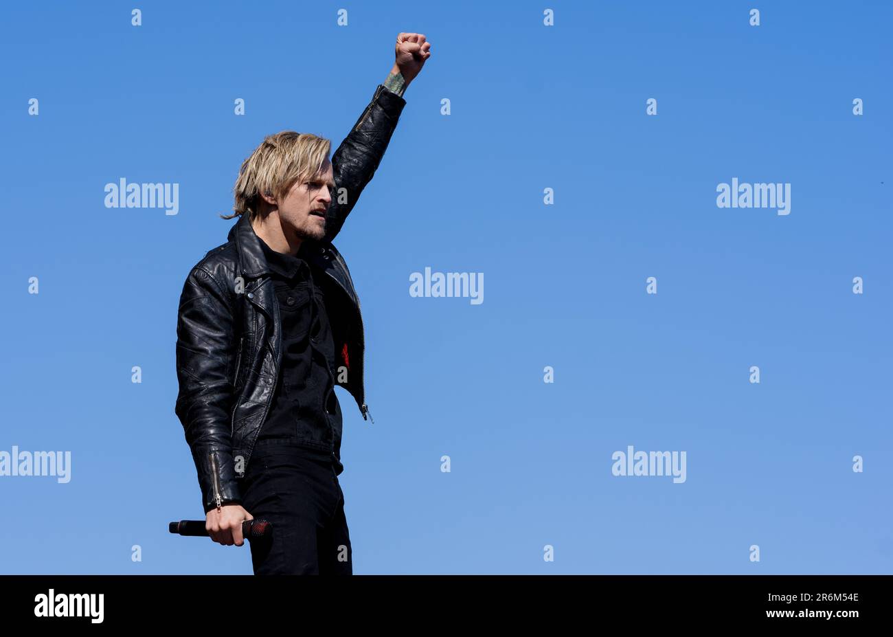 Skid row band hi-res stock photography and images - Alamy