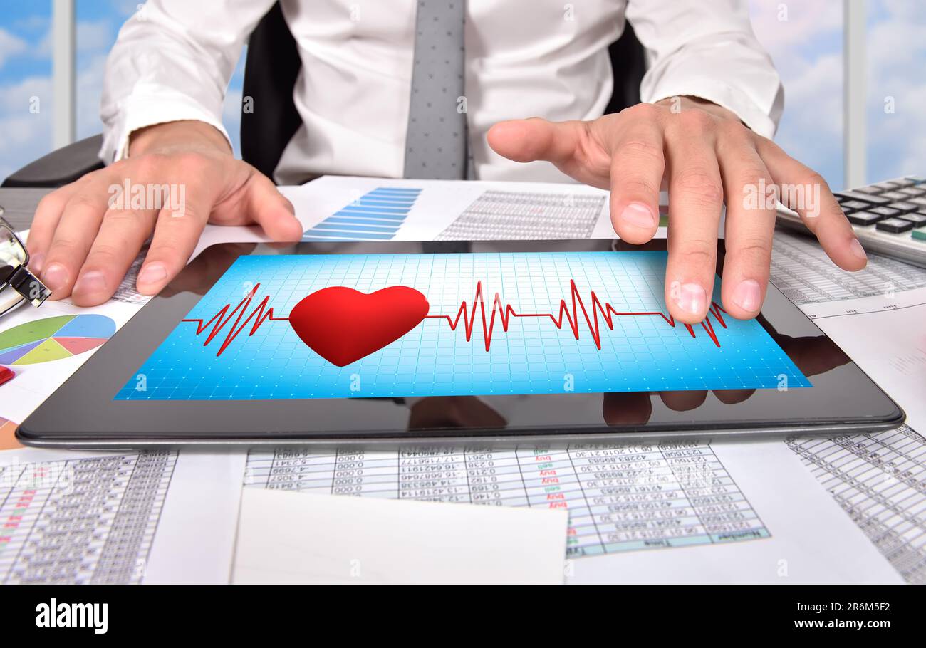 Taking pulse hi-res stock photography and images - Alamy