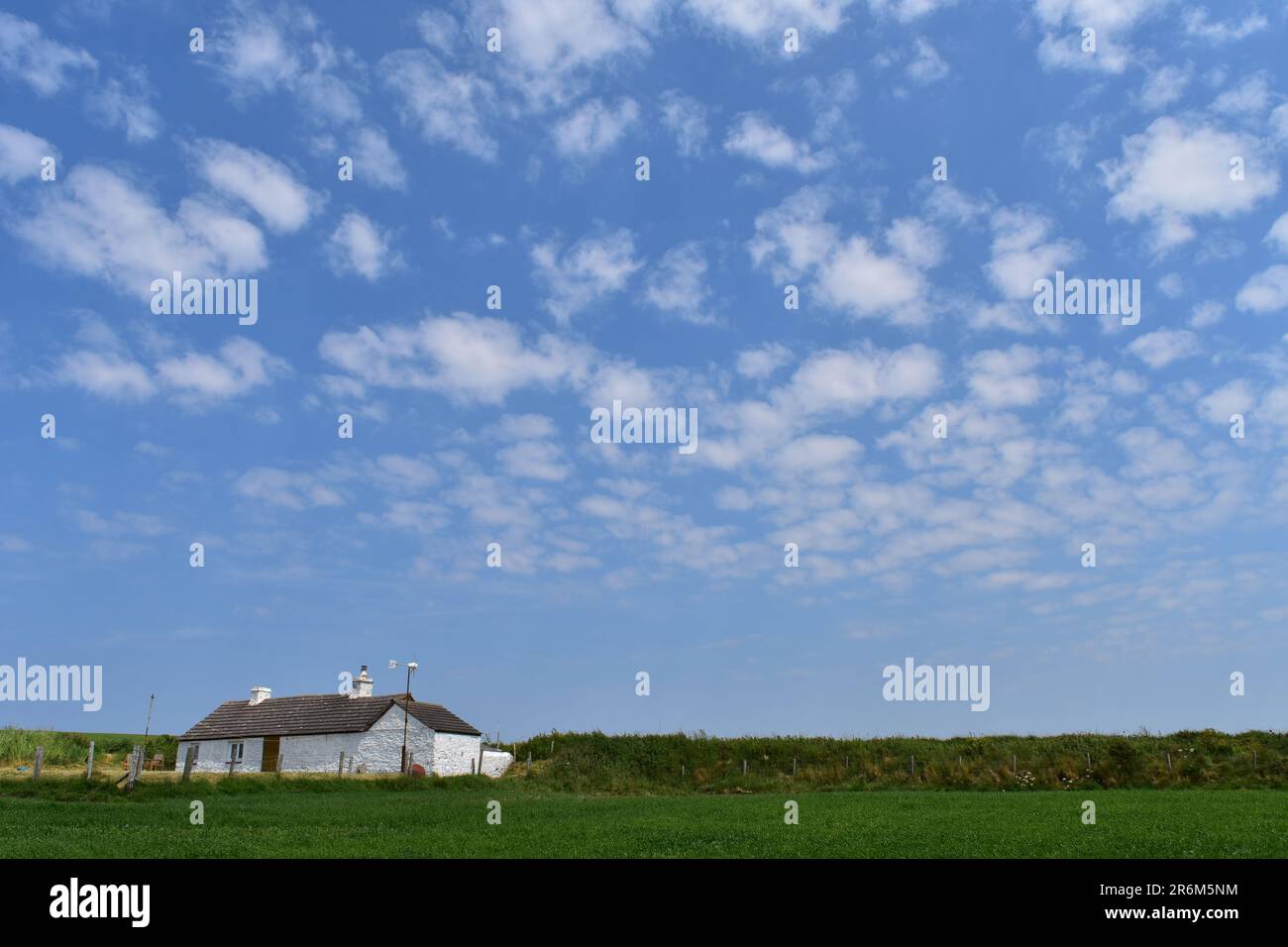 Sands cottage hi-res stock photography and images - Alamy