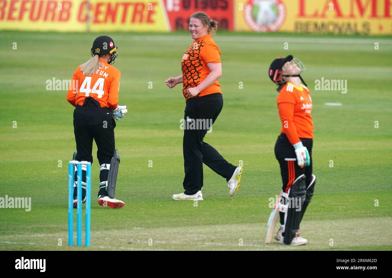 Southern Vipers Anya Shrubsole (centre)celebrates the wicket of Blaze ...