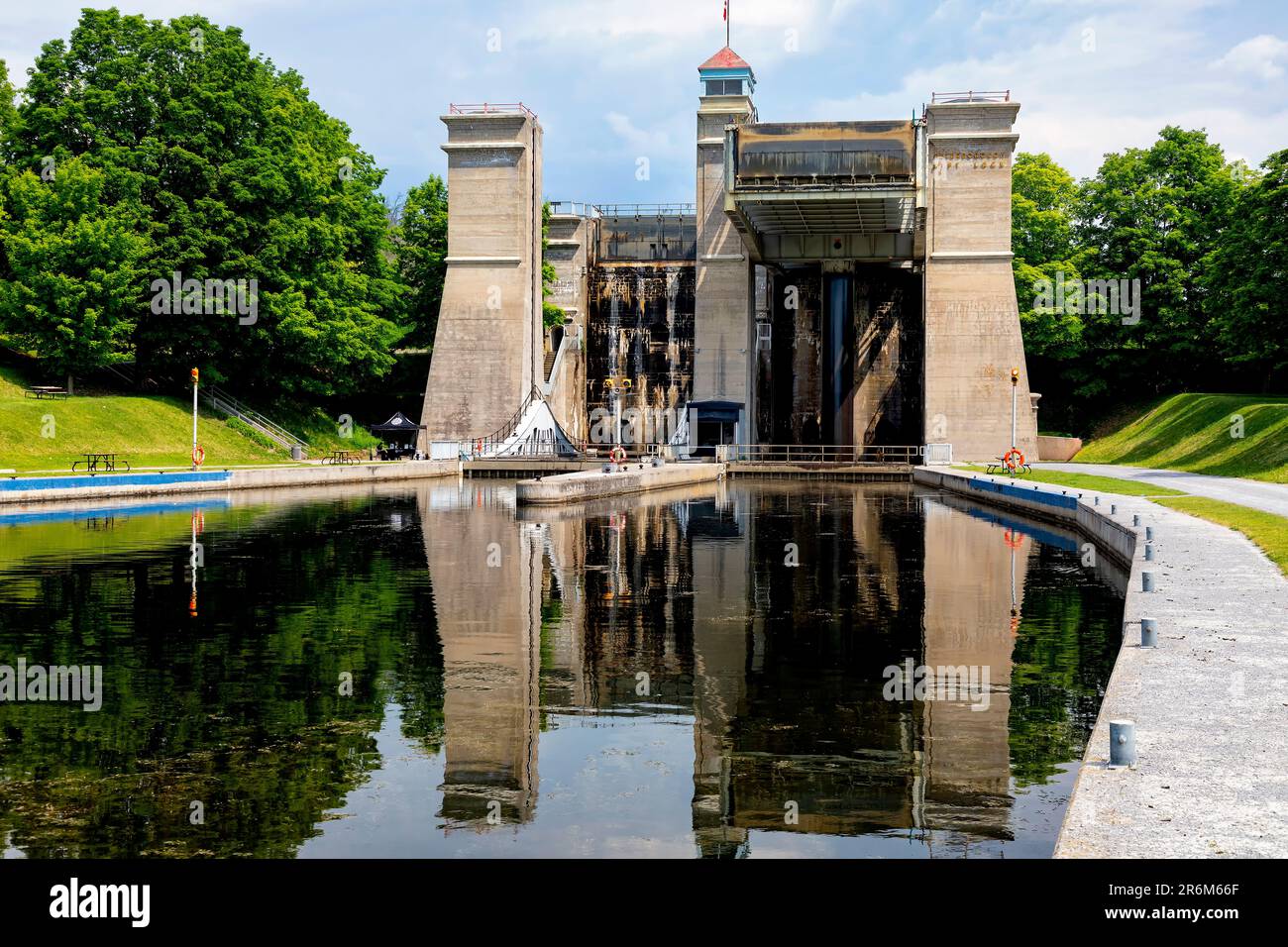 Peterborough Ontario Canada. Peterborough Hydraulic Lift Lock Trent ...