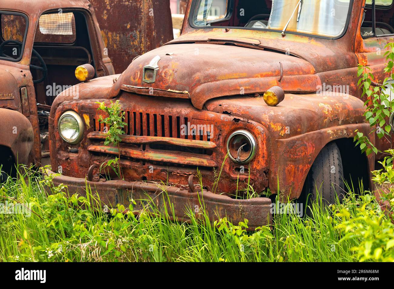 Rusty old trucks hi-res stock photography and images - Alamy
