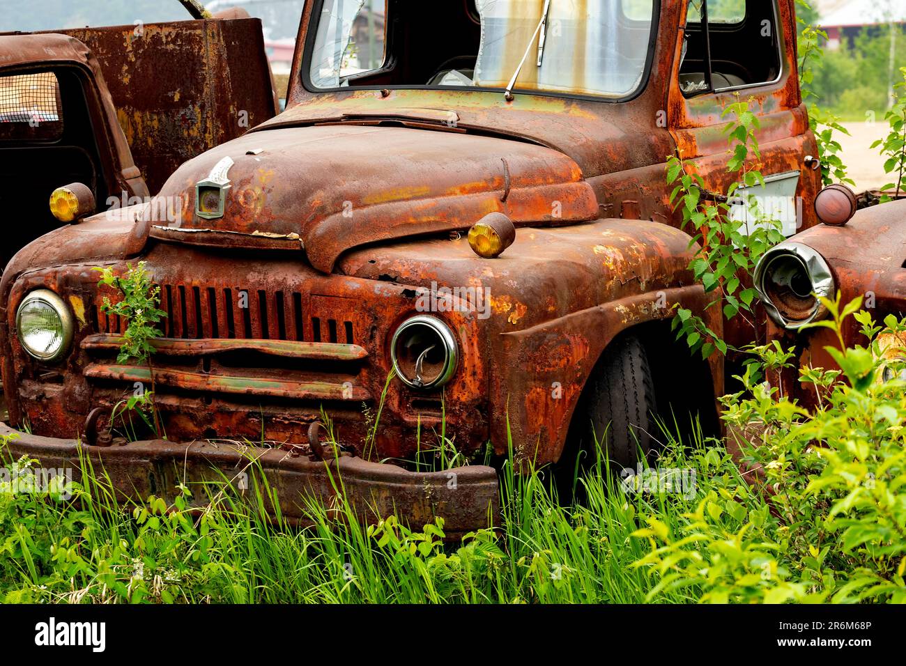 Rusty old trucks hi-res stock photography and images - Alamy