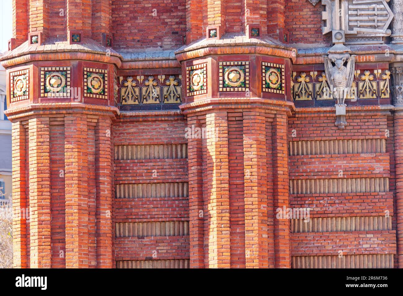 Red Bricks and columns of Arco de Triunfo in Barcelona Stock Photo - Alamy
