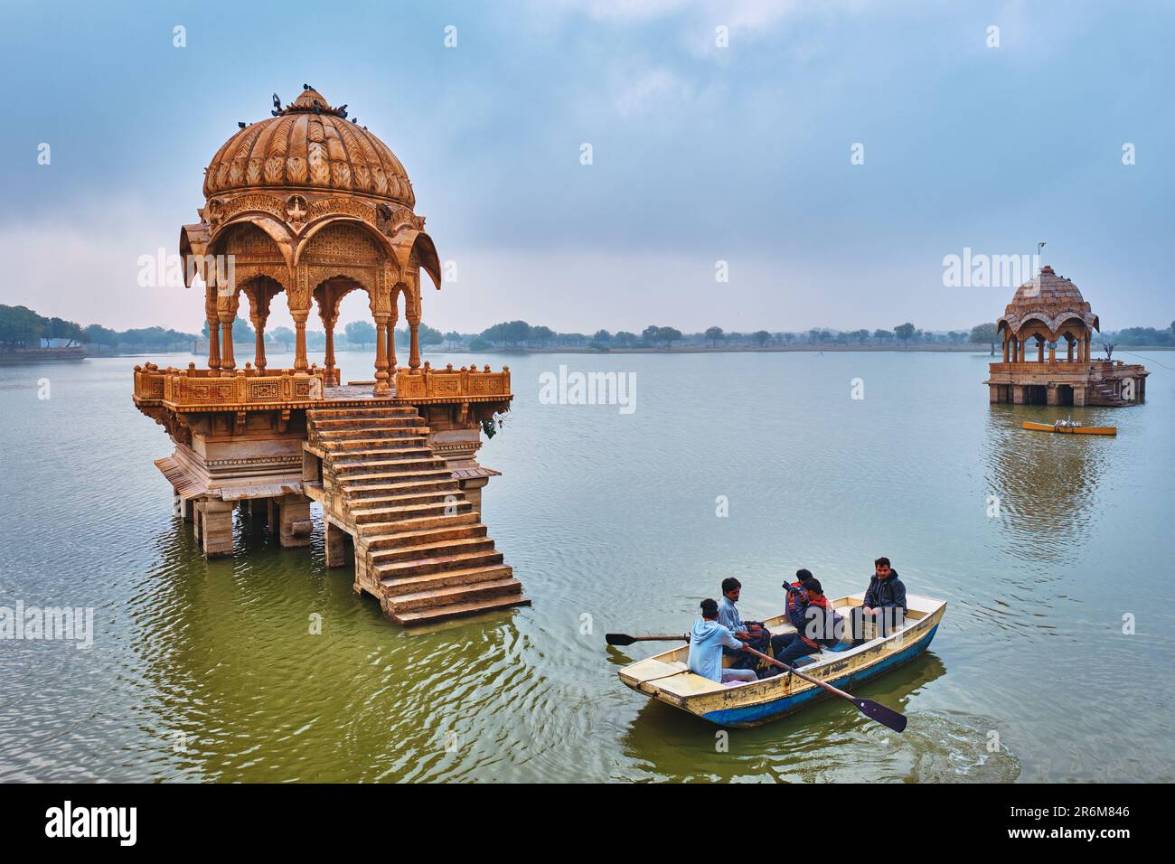 Indian landmark Gadi Sagar in Rajasthan Stock Photo - Alamy