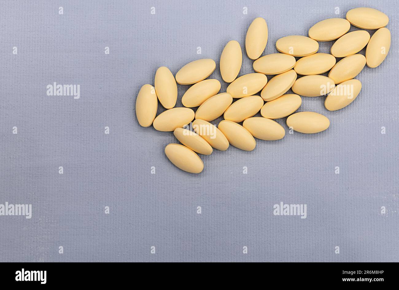 White oval pill hi-res stock photography and images - Alamy