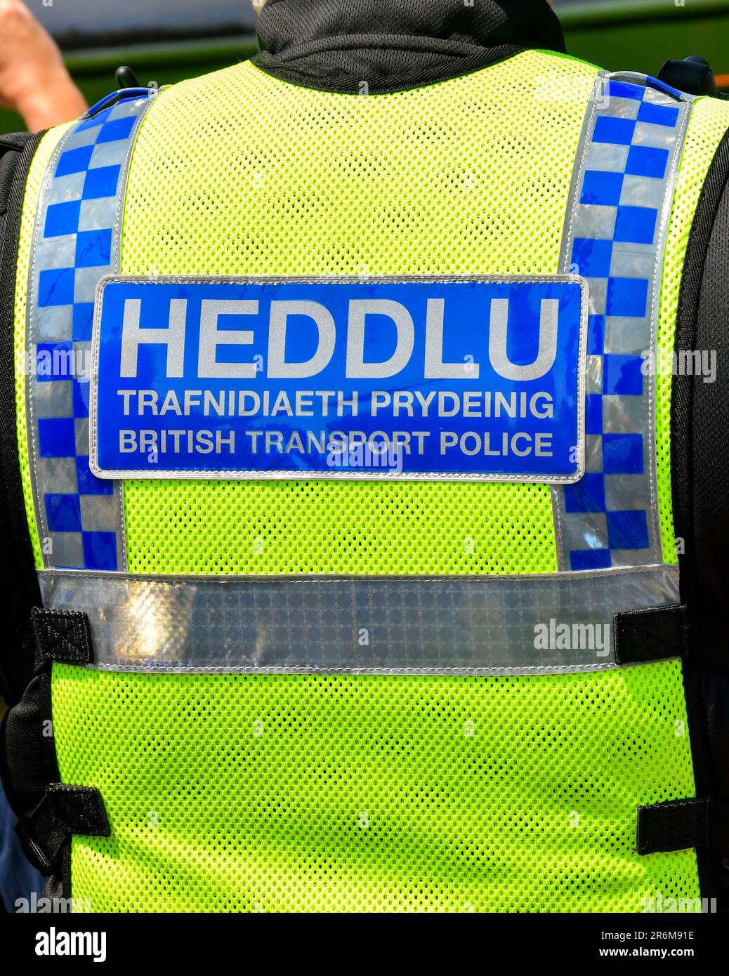 Cardiff, Wales - June 2023: Close up view of the blingual sign on the ...