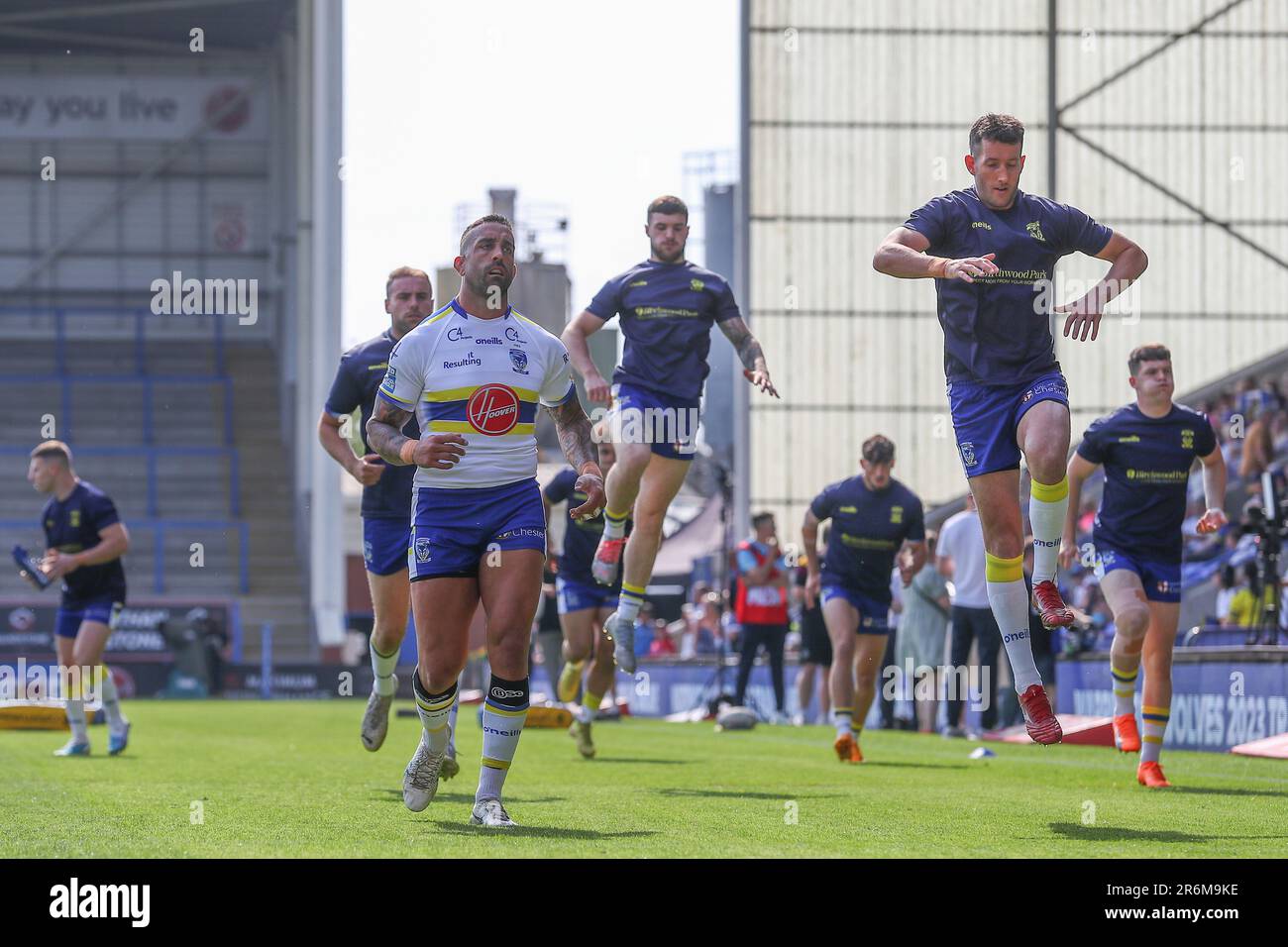 Warrington Wolves players during the pre-game warm up ahead of the ...