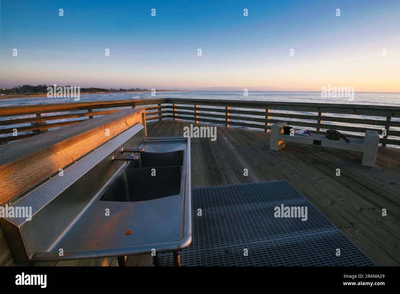 Vintage coastal hi-res stock photography and images - Alamy