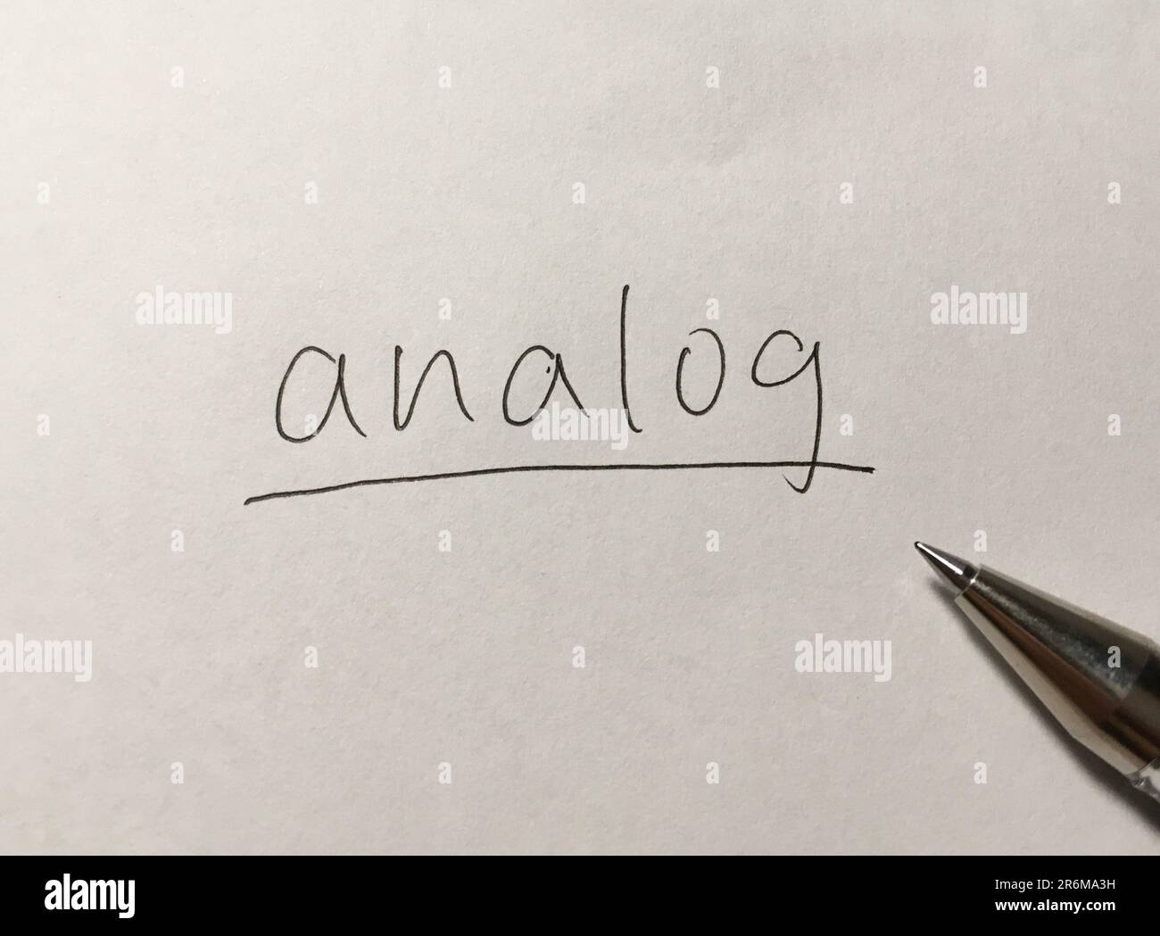 Analog concept word on paper background Stock Photo - Alamy