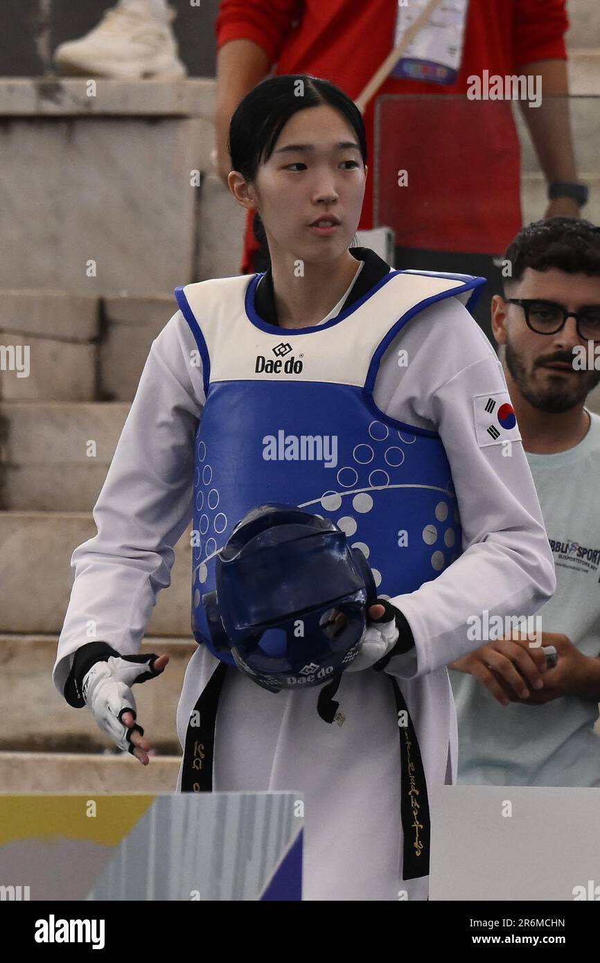 Yu-jin KIM (KOR) vs Nahid KIYANICHANDEH (IRI) during Semi Finals round ...
