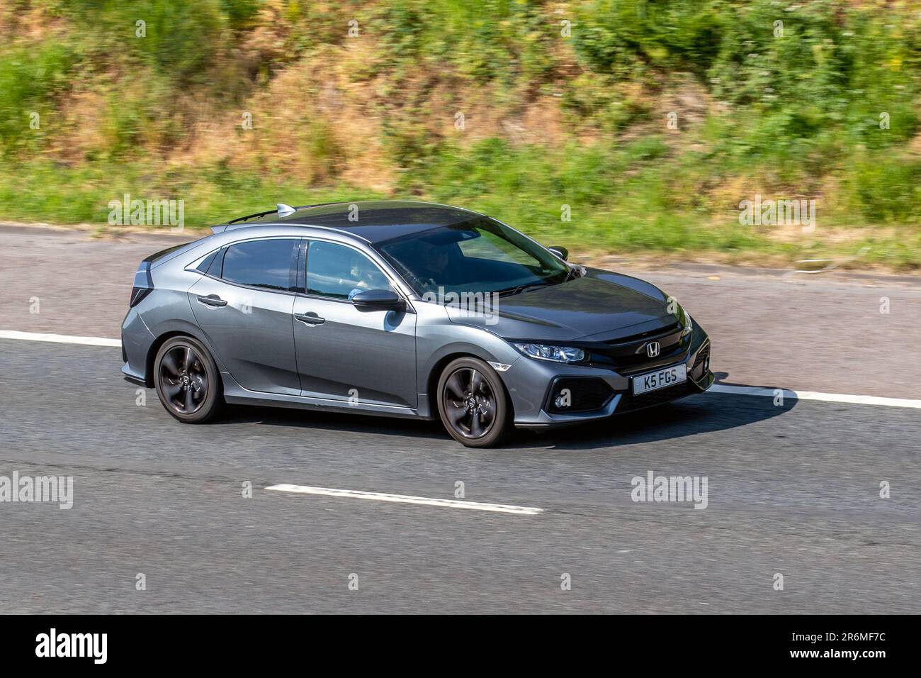 Honda civic 1 0 vtec turbo sr hatchback 5dr petrol manual hi-res stock photography and images ...