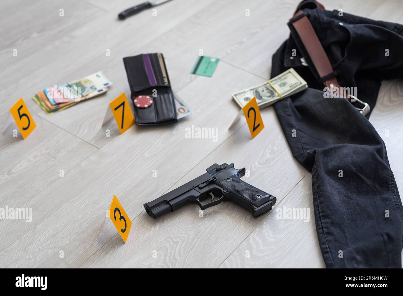 Crime scene investigation - numbering of evidences after the murdering ...