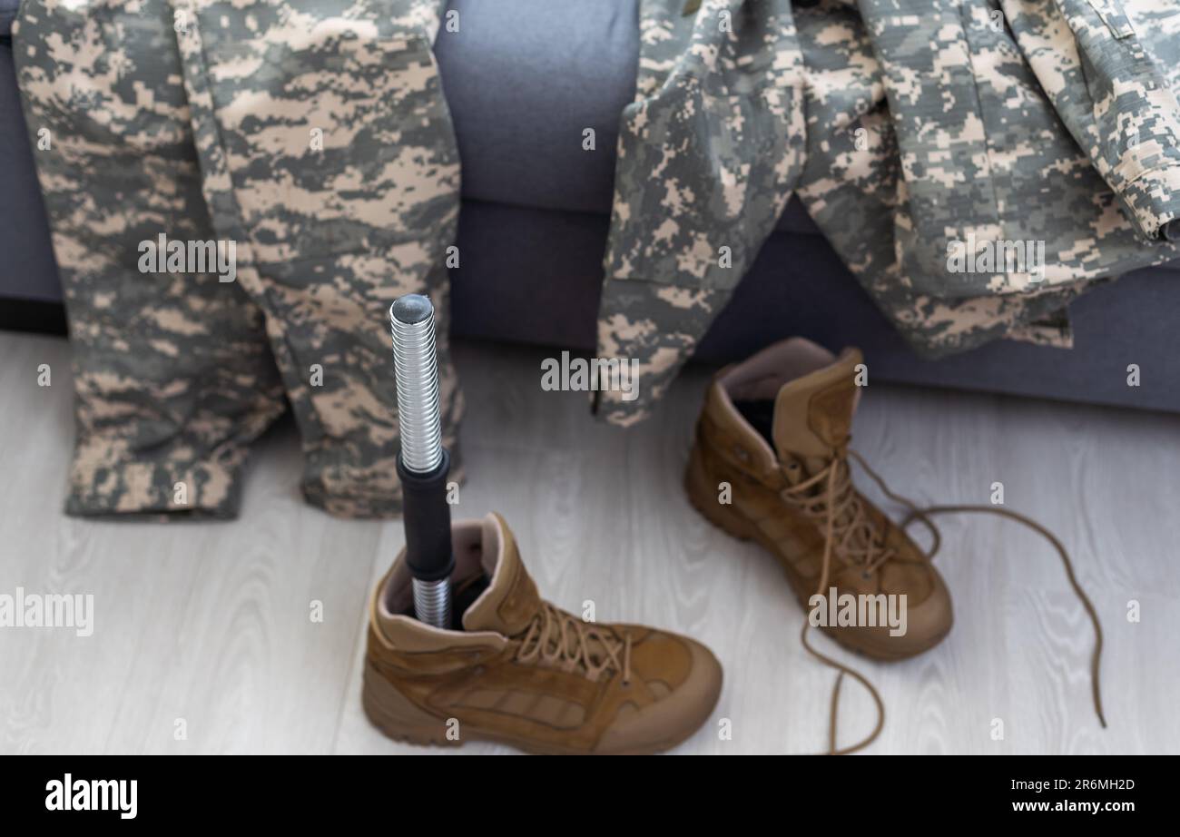 Soldier Artificial Prosthetic leg. War Stock Photo - Alamy