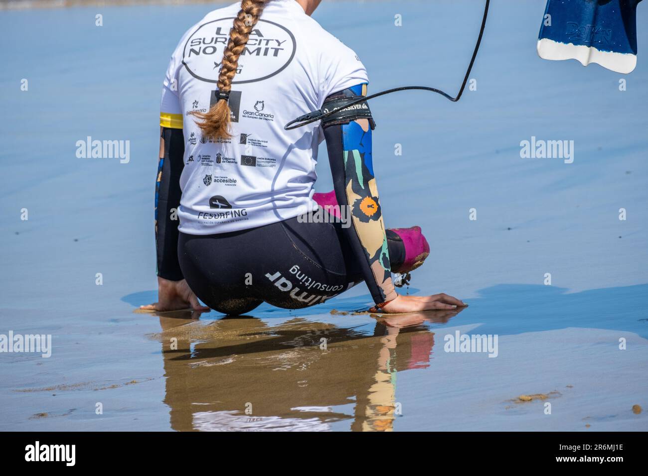 Amputee sport surfer surfing hi-res stock photography and images - Alamy