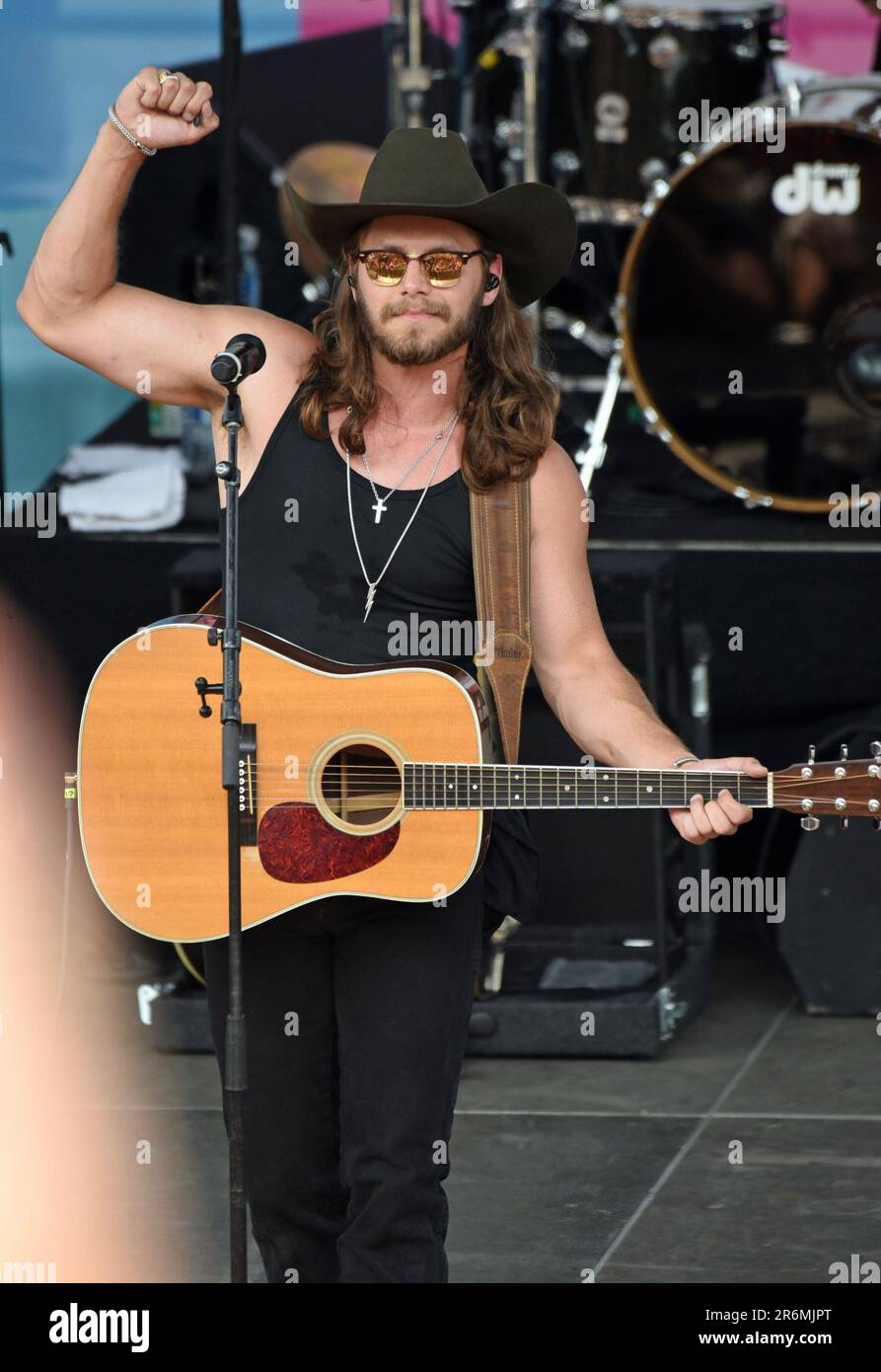 Nashville, TN, USA. 8th June, 2023. Warren Zeiders on stage for CMA ...