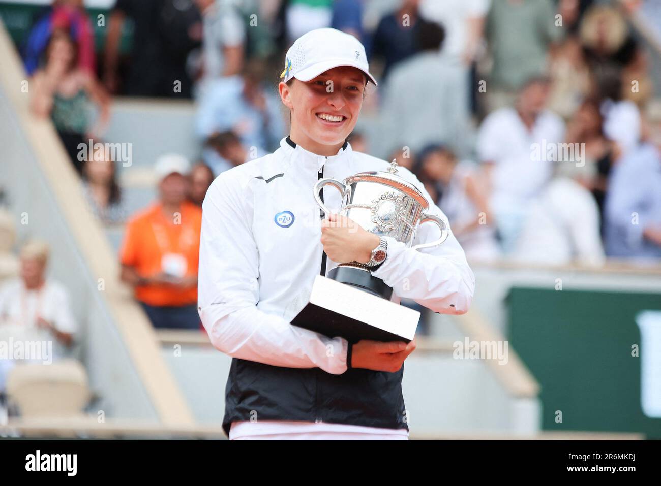 Paris, France. 10th June, 2023. Iga Swiatek of Poland poses with her ...