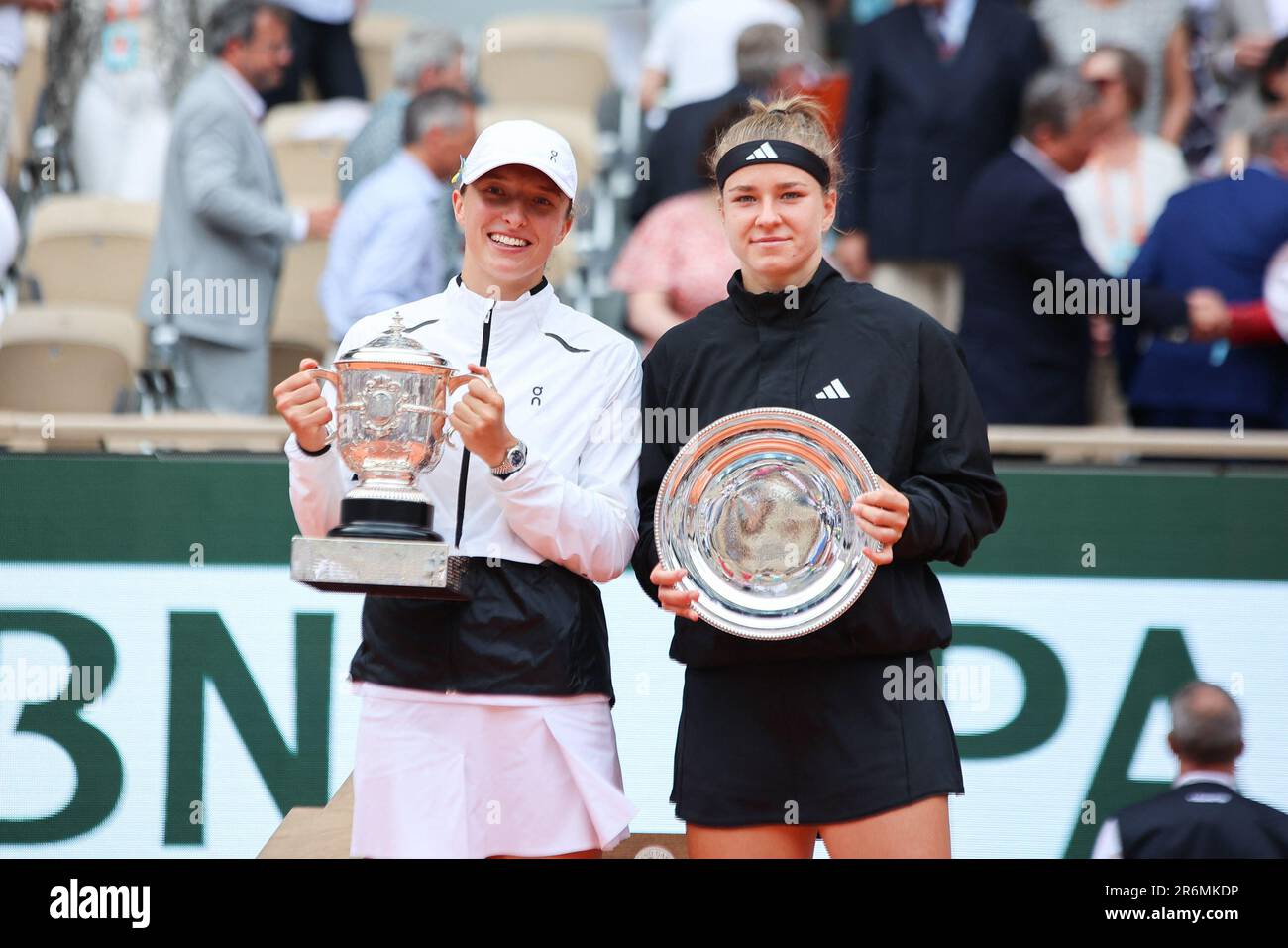Paris, France. 10th June, 2023. Iga Swiatek of Poland poses with her ...