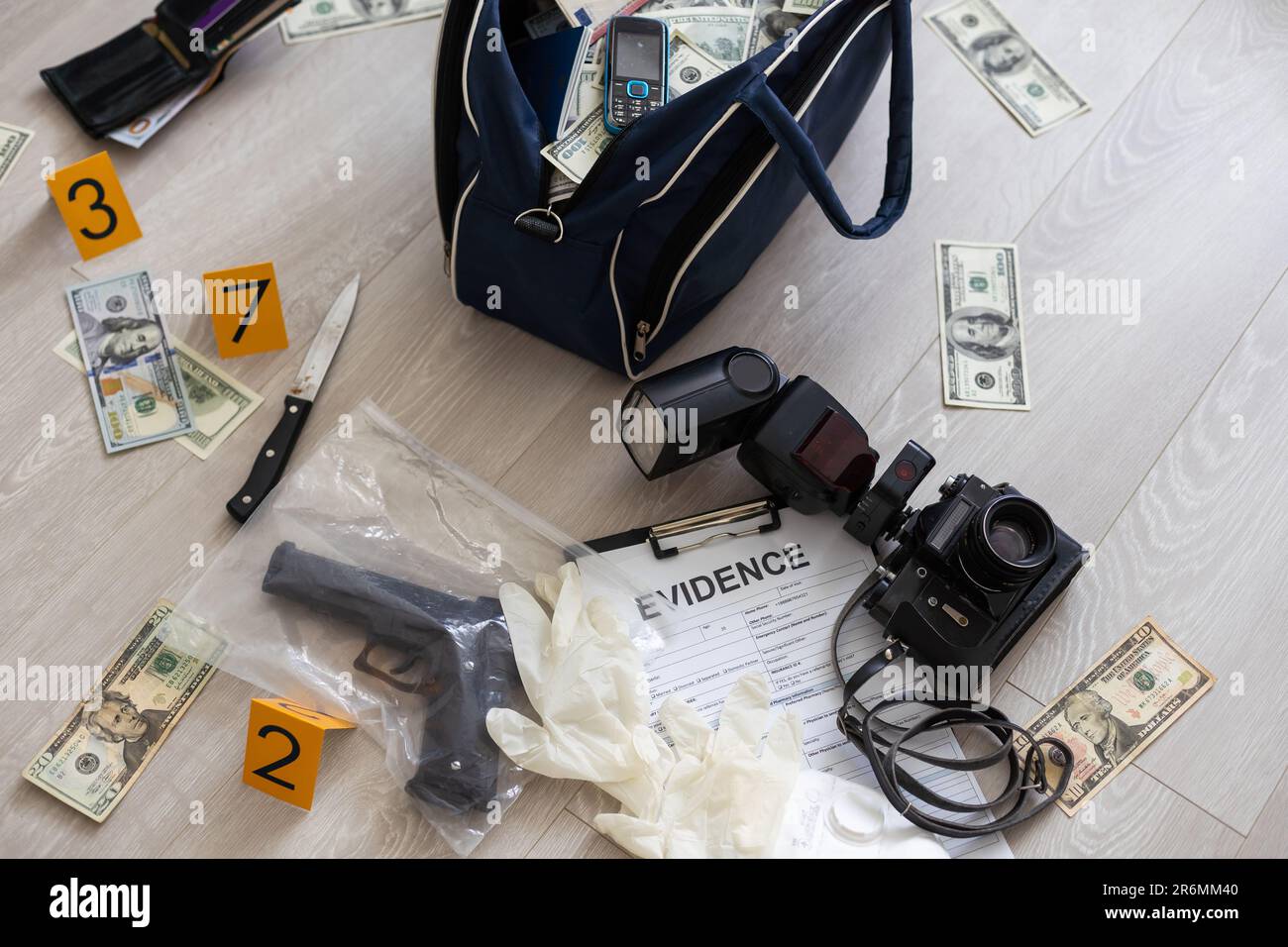 100 million dollars in 100 dollar bills hi-res stock photography and ...