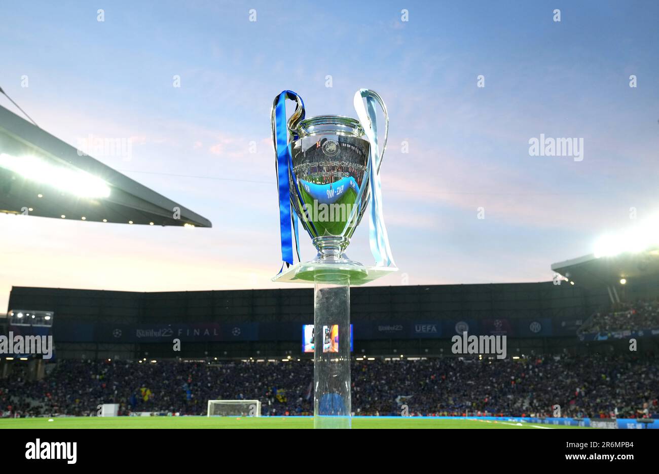 Ataturk stadium istanbul general hi-res stock photography and images ...
