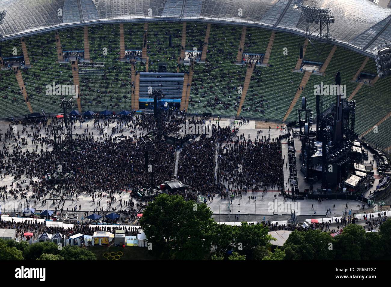 Munich, Germany. 10th June, 2023. Spectators waiting before the start ...
