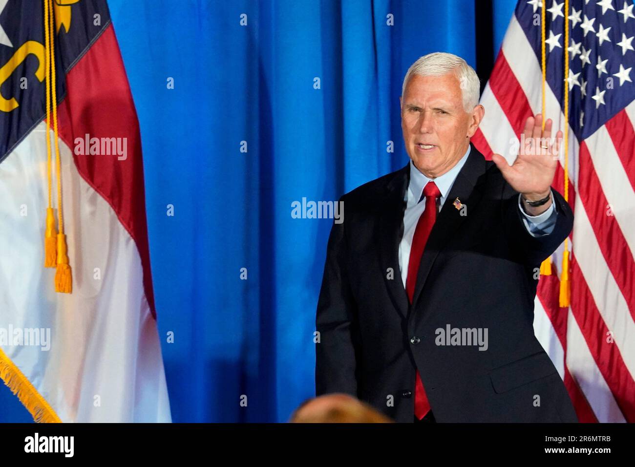 Republican presidential candidate former Vice President Mike Pence ...