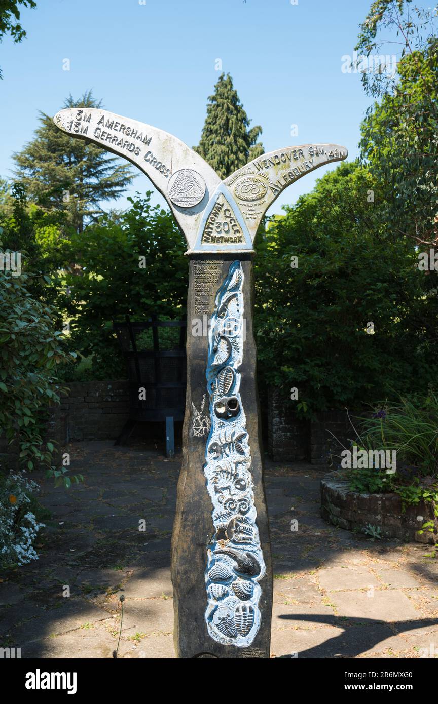 Millennium Milepost, designed by Jon Mills, on National Cycle Route in ...