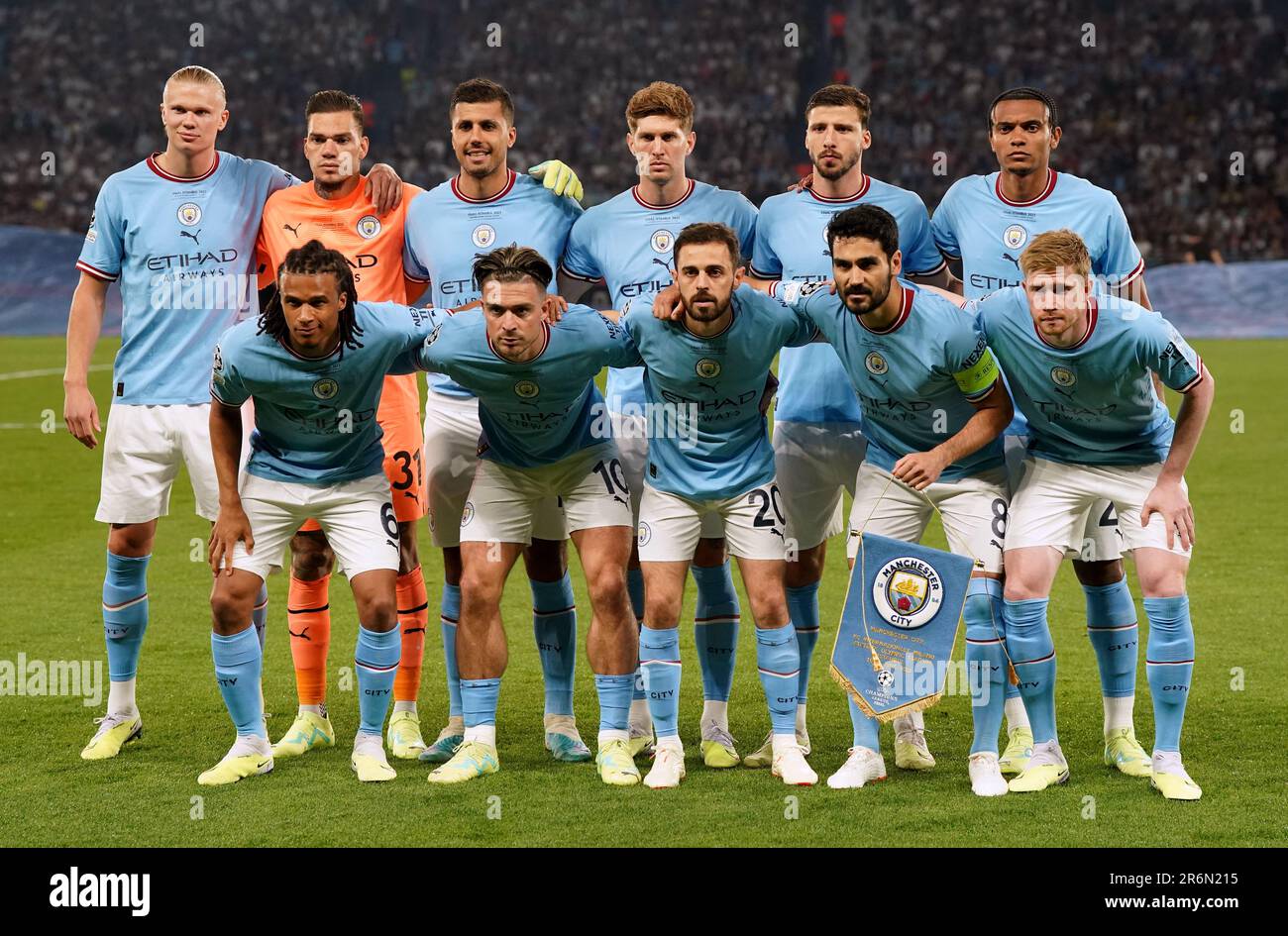Manchester City starting eleven pose for a team group ahead of the UEFA ...